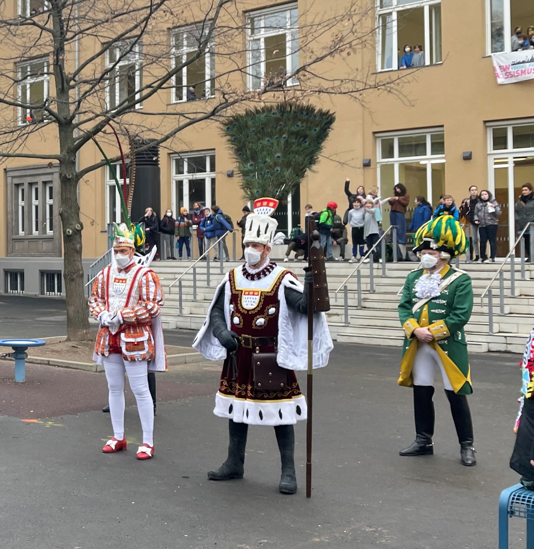 Zum 2. Mal: Das Kölner Dreigestirn zu Besuch an der Heliosschule